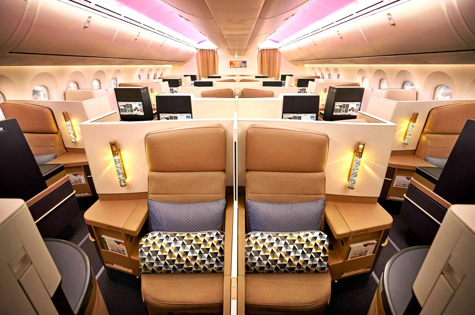 Experience Etihad service on your flight - Etihad Airways